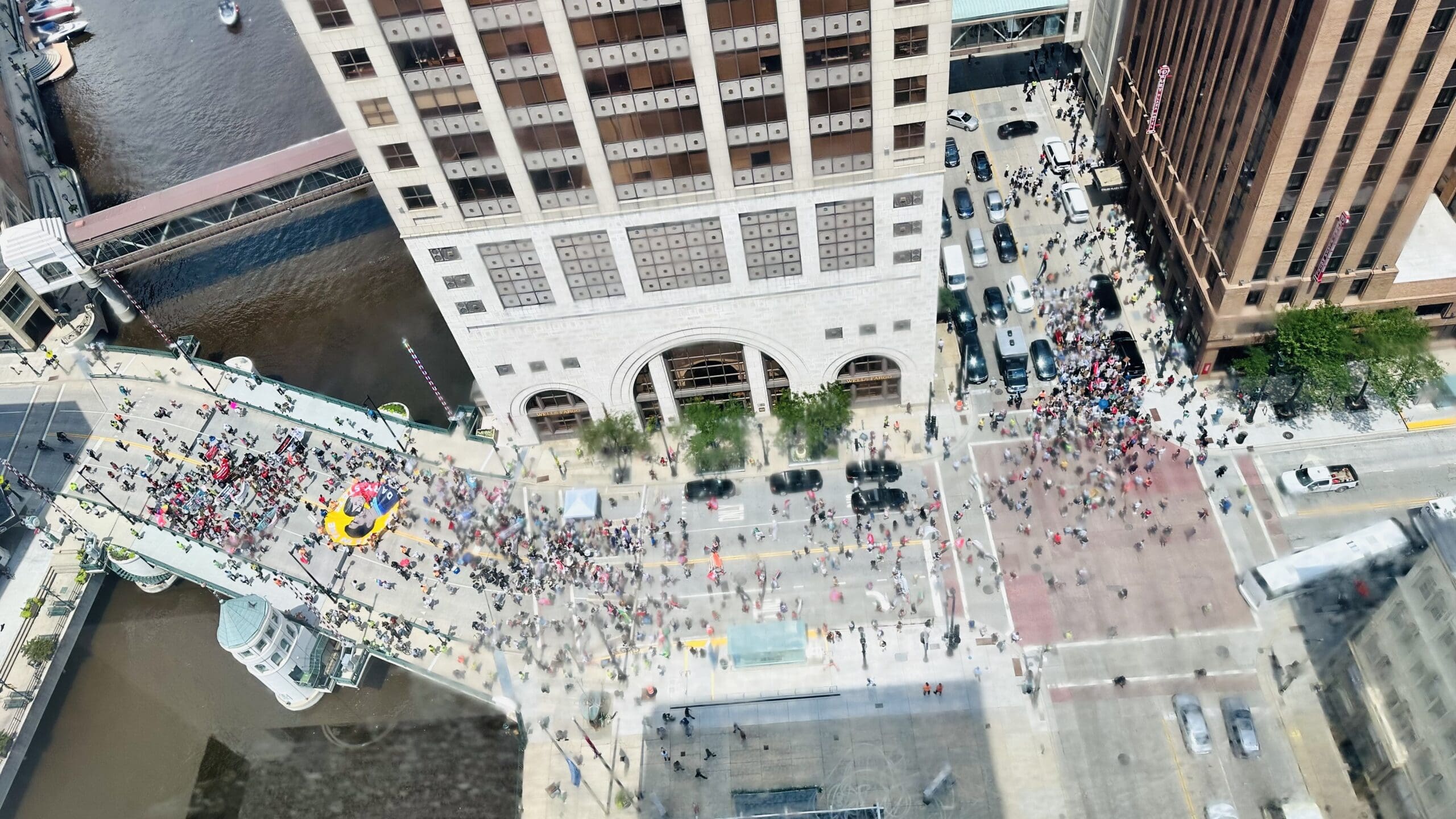 Revolutionaries call for end of Israel, march through security zone at ...